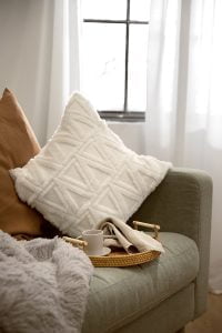 How to Fluff Couch Cushions: Easy Steps for Maximum Comfort